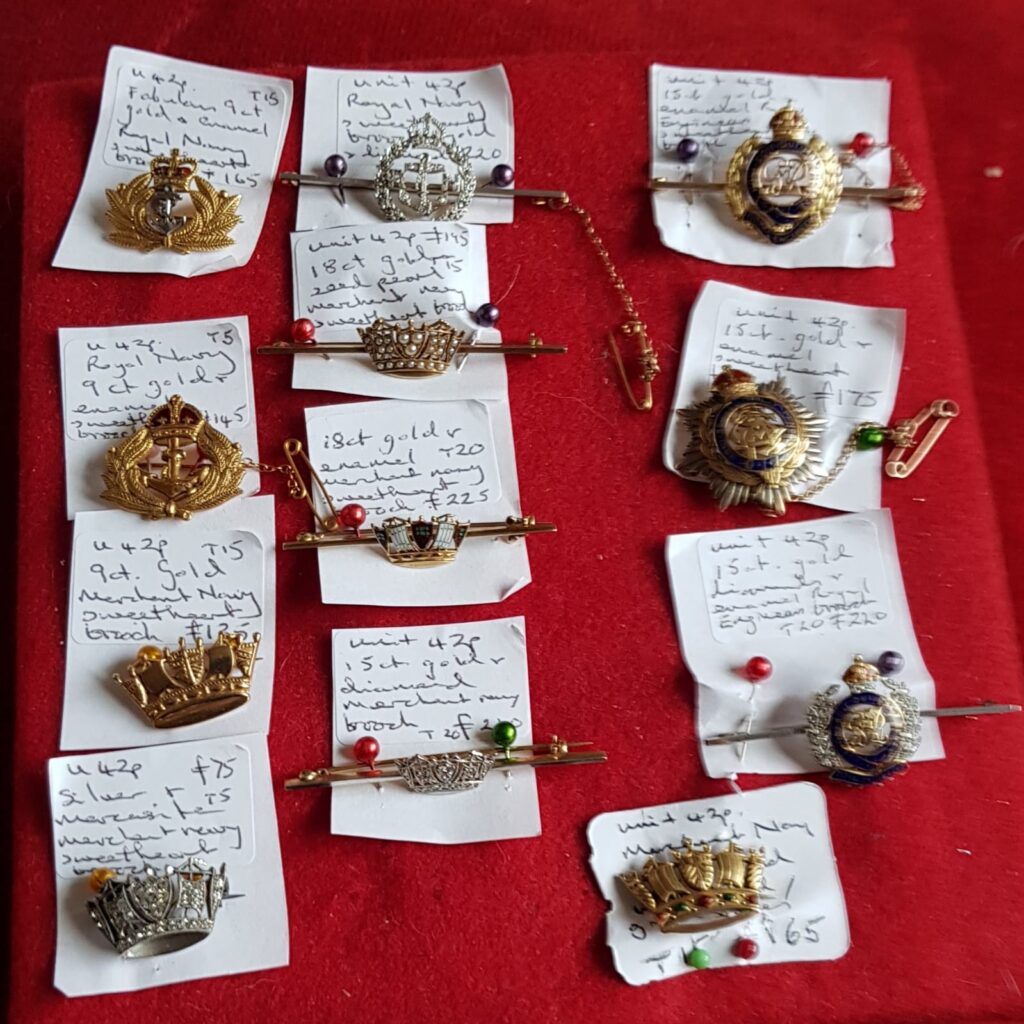 HUNGERFORD ARCADE - SWEETHEART BROOCHES - Wallingford Arcade